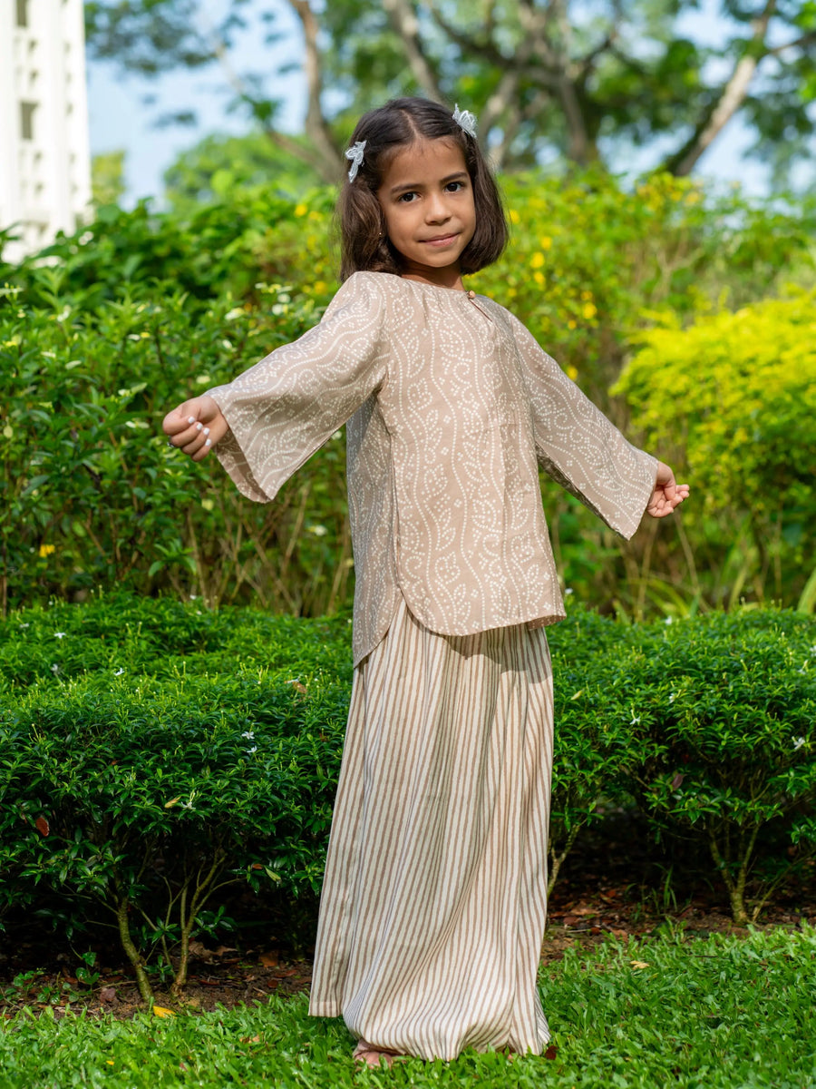 Samar Girls Baju Kurung Kedah Set in Beige & White | Nimbu Kids