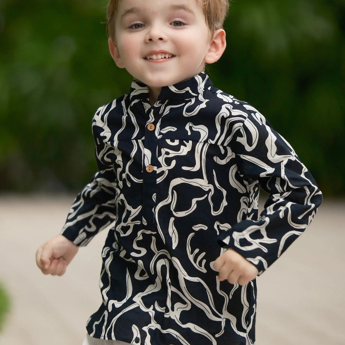 Iman Boys' Short Kurta in Patterned Black - Nimbu